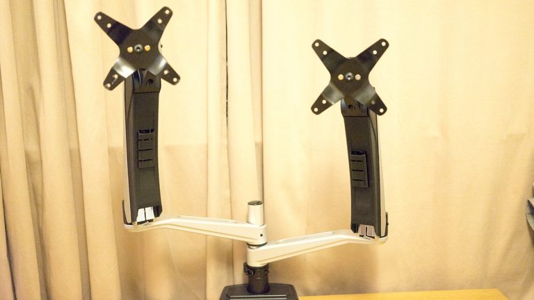 Varidesk Dual Monitor Arm Review // TechNuovo.com