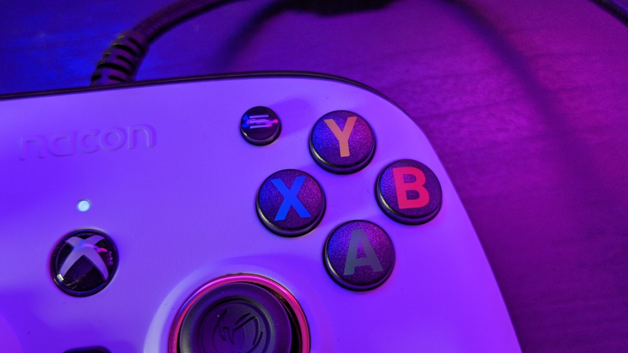 Nacon Pro Compact White Xbox Controller Review ~ TechNuovo