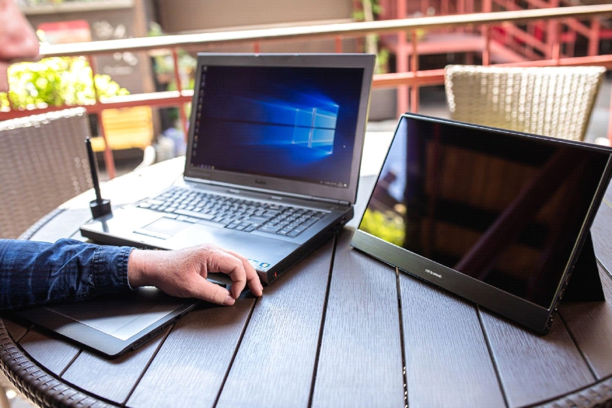 A Portable 4K Touchscreen Monitor Is The New Must Have | TechNuovo