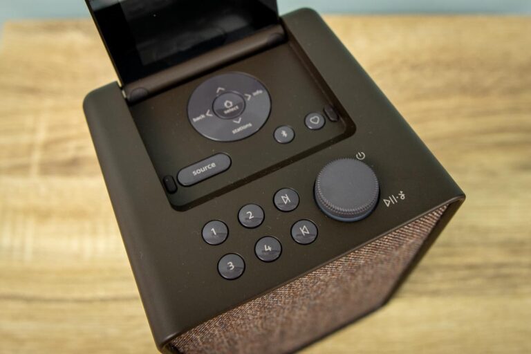 Pure Evoke Spot Compact Music System Review | TechNuovo