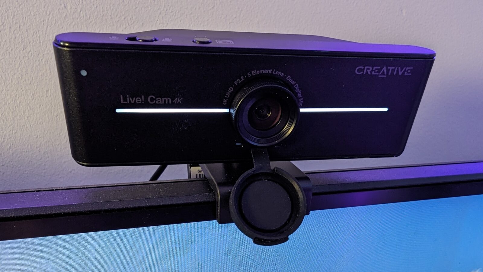 Creative LIVE! Cam Sync 4K Webcam Review | TechNuovo