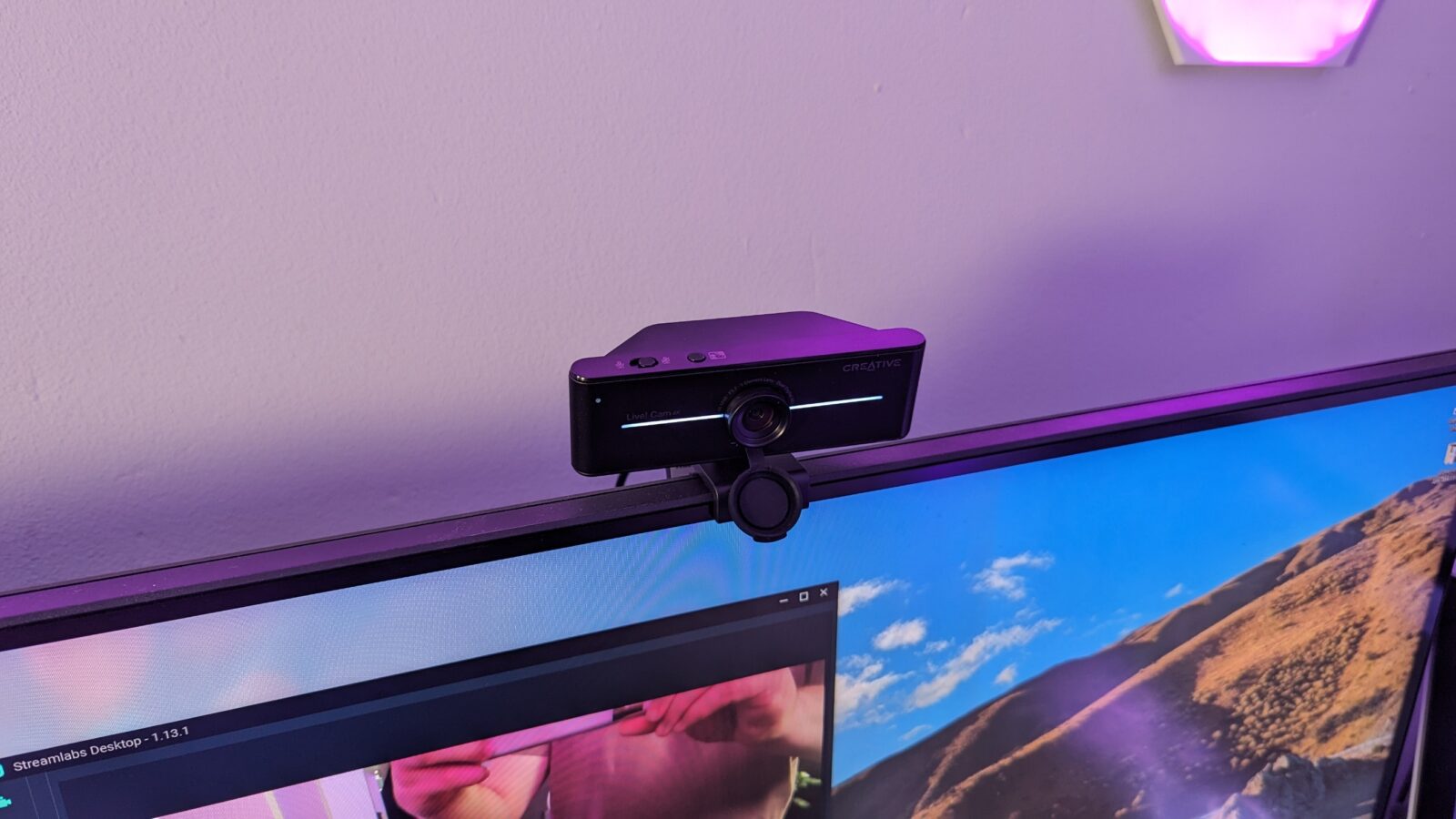 Creative LIVE! Cam Sync 4K Webcam Review | TechNuovo